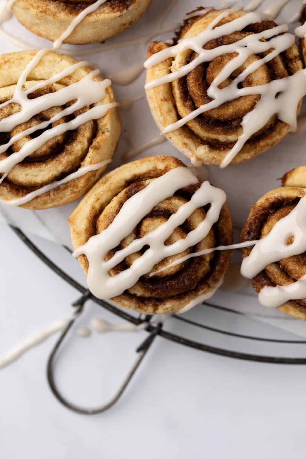 2-Minute Vanilla Glaze Recipe with 3 Ingredients | The Sweet Occasion
