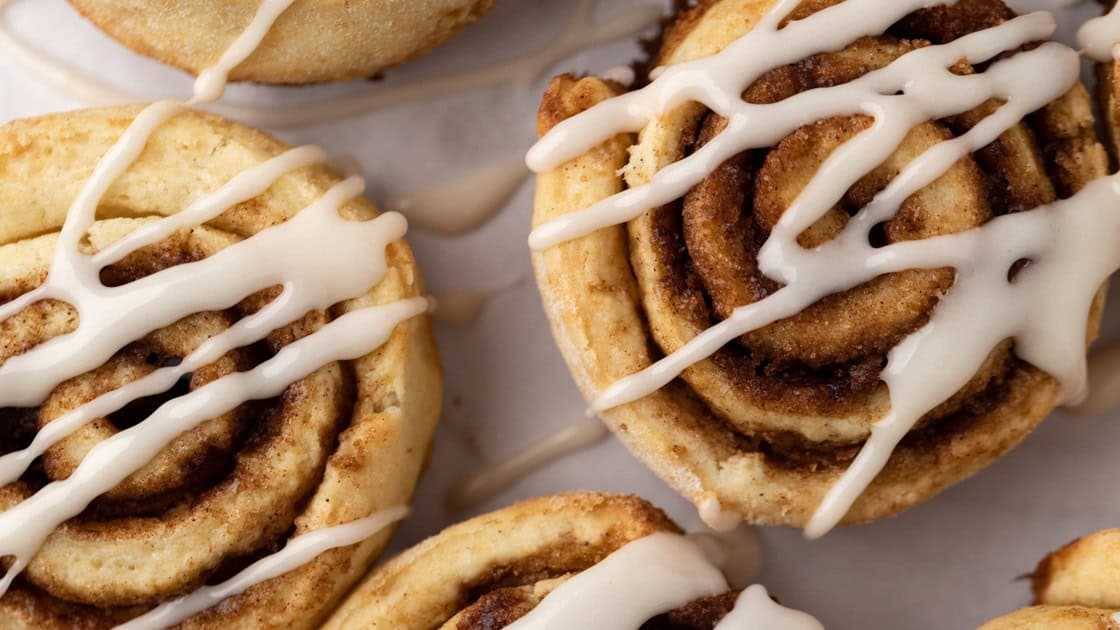 2-Minute Vanilla Glaze Recipe with 3 Ingredients | The Sweet Occasion